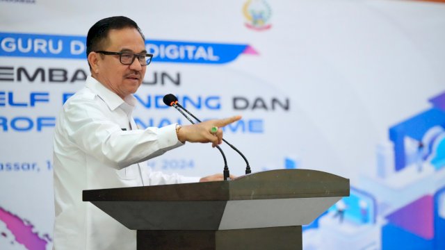 Jufri Rahman Tekankan Pentingnya Guru Kuasai Teknologi Informasi ...